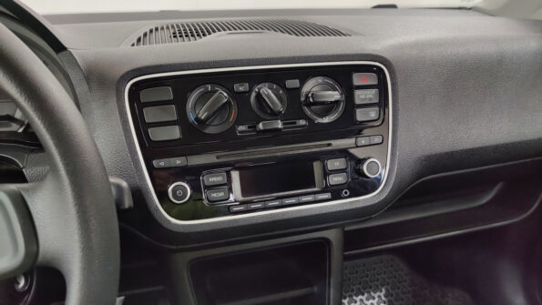 VW UP mit vollaktivem Soundsystem - Car Audio Store